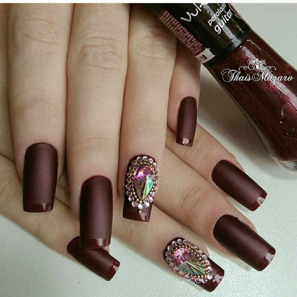 Unhas Decoradas Escuras: 50 Modelos de Tons Escuros
