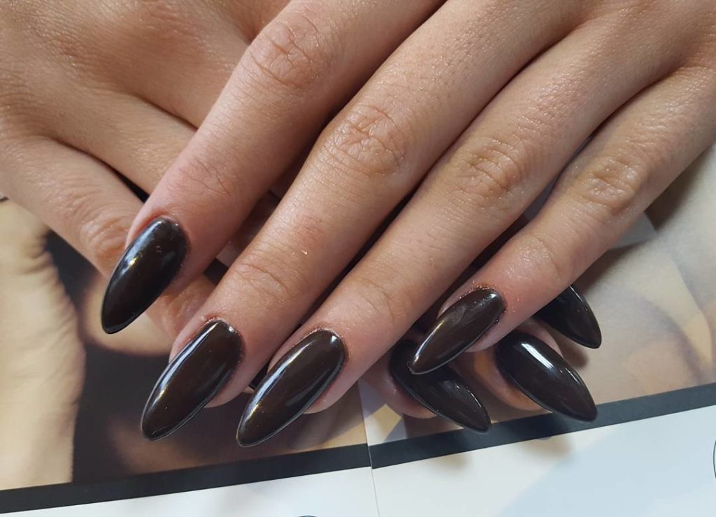 Unhas Decoradas Escuras: 50 Modelos de Tons Escuros