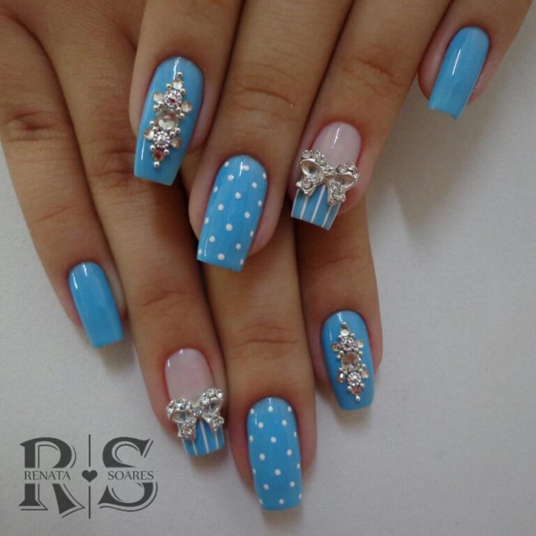 Unhas Azul: 80 Ideias e Cores Diferentes para se Inspiradora