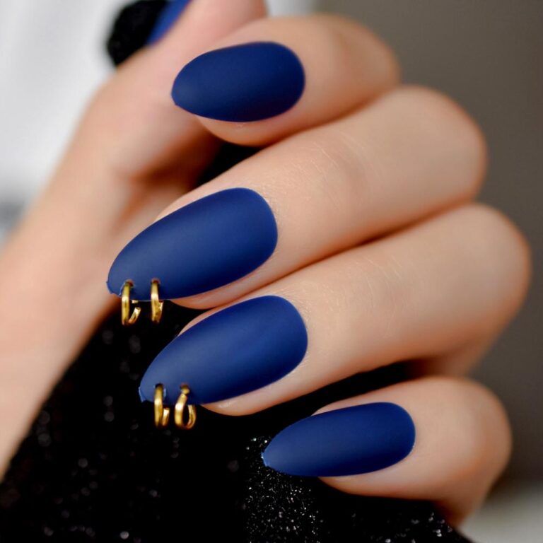 Unhas Azul: 80 Ideias e Cores Diferentes para se Inspiradora