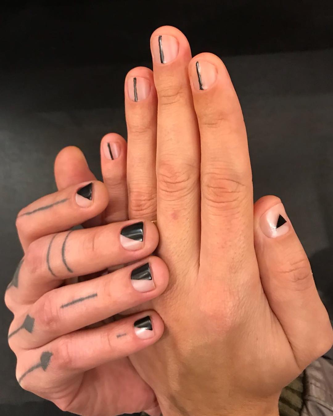 Unhas Masculinas Pintadas: 60 Ideias com novas tendências