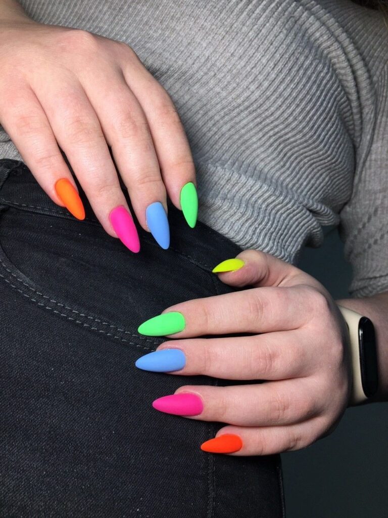 Unhas para o Carnaval: 80 ideias para você se inspirar